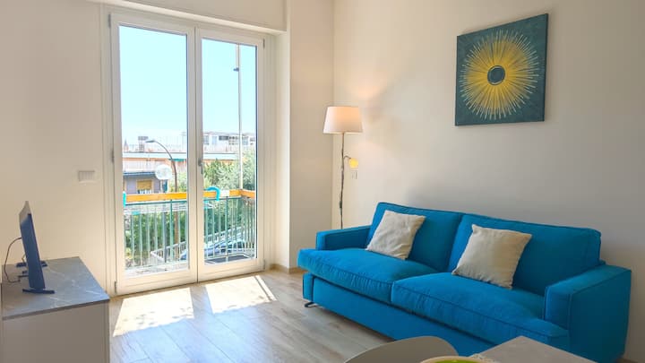 Hostdomus - Castelli Apartment-private Parking - Finale Ligure