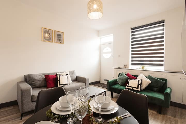Manchester 2br • Cozy For Contractors & More - Stockport