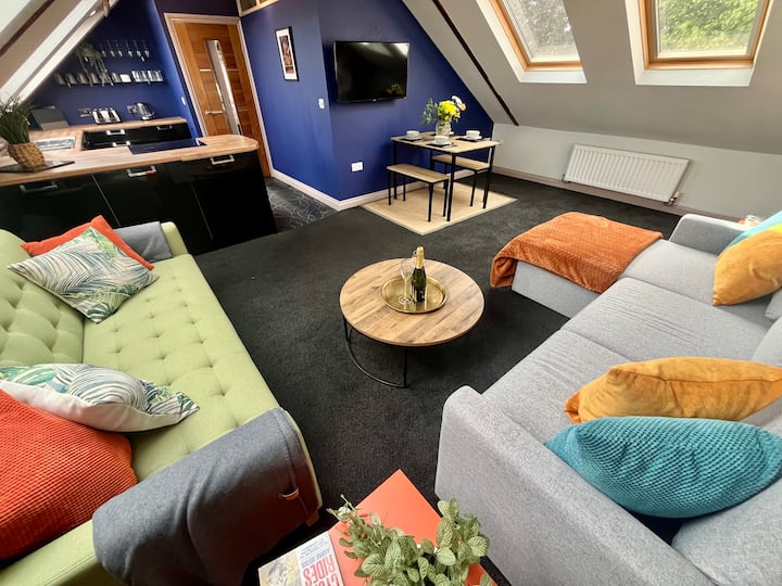 Sleek City Centre Loft W/ Views - Lincoln