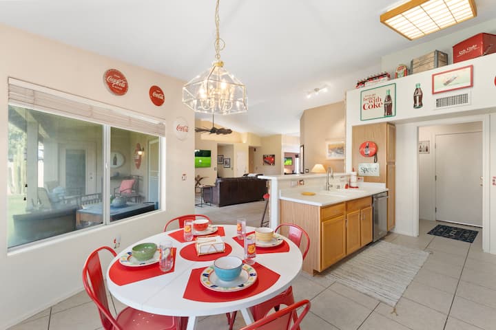 Coca-cola Luxe - 2bed / 2bath + Grill & Backyard - Peoria, AZ