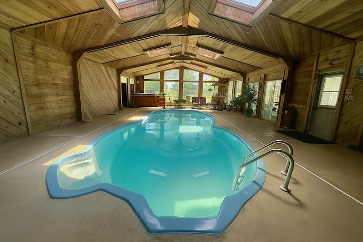 Splash & Sand Pool House - Caseville, MI