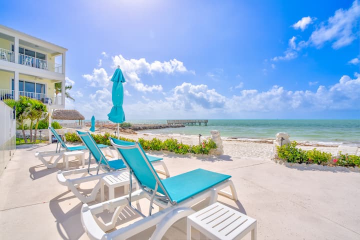 Beach Club Tidal Wave-beach/pool - Bahamas