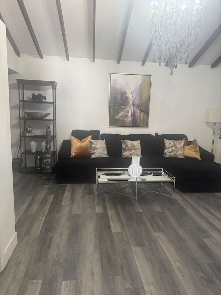 Peaceful And Spacious Studio - Turlock, CA