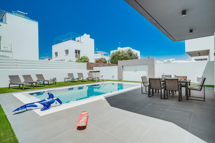 3 Connected Villas Near Nissi – Perfect For Groups - Ayia Napa