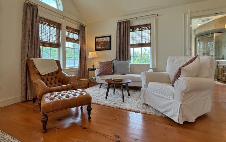 Farmhouse @ Little Red Wagon - Pocono Mountains, PA