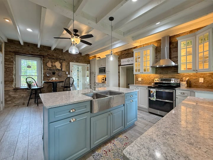 Farmhouse @ Little Red Wagon - Pocono Mountains, PA