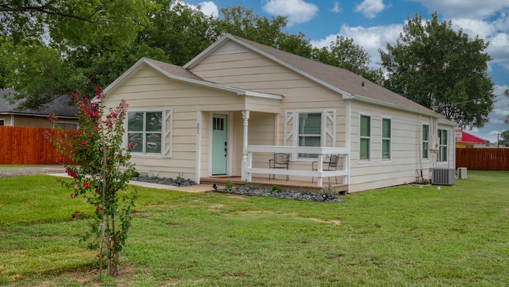 Midtown House - Bryan, TX