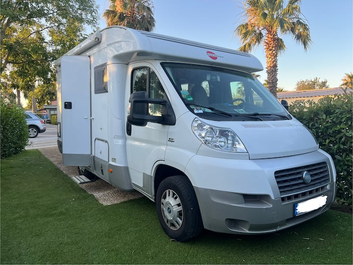 Gepflegtes Wohnmobil Im Grünen - Olfen