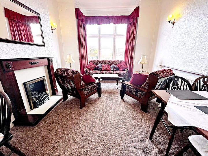 Spacious Guest House By Sea Room 1 - Cleethorpes