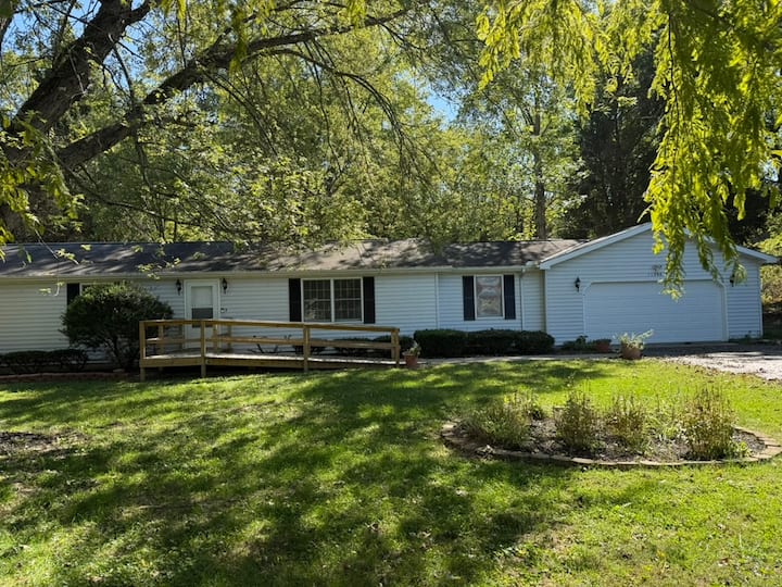 Lakefront Family Cottage W/game Room - Paint Creek State Park, Bainbridge