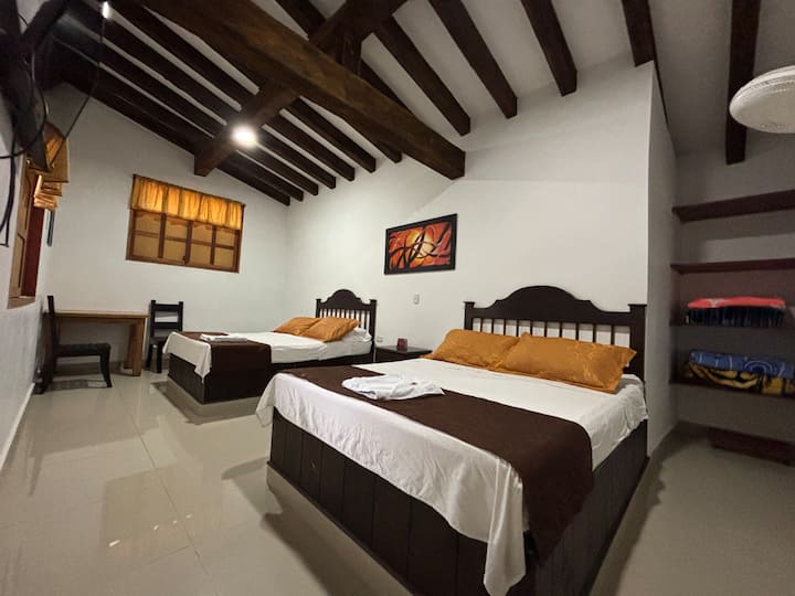 Habitación De 2 Camas Dobles - Támesis