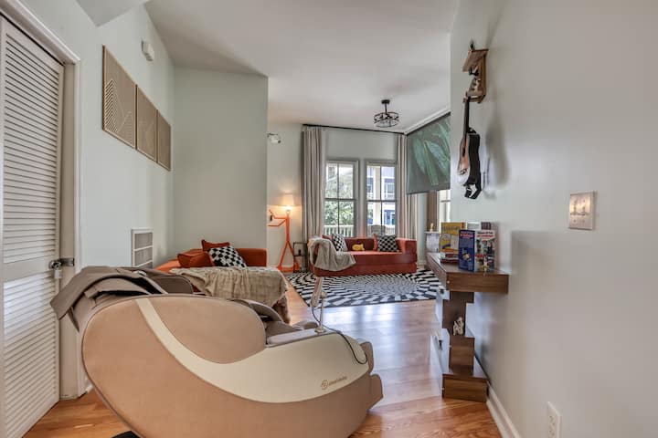 Massage Chair*projector*5 Mins To Dt*4 King Beds* - Savannah, GA
