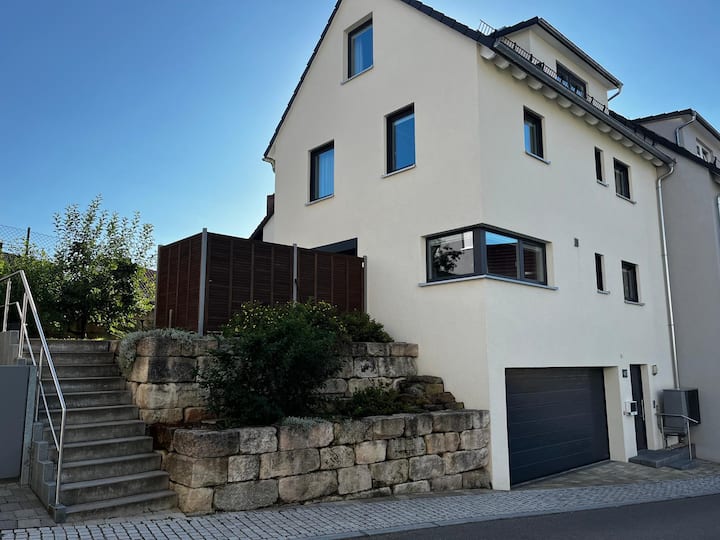 Helles Ferienhaus Am Weinberg - Esslingen