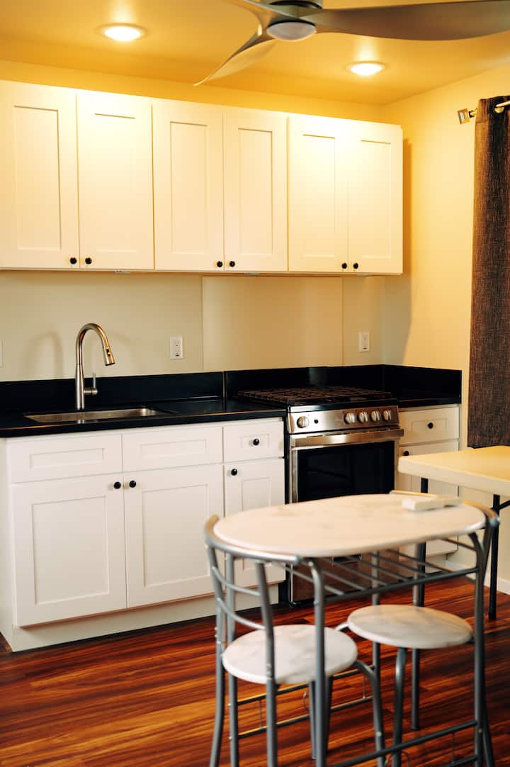 Lava Breeze Stay(ac|free Parking) - Hilo, HI