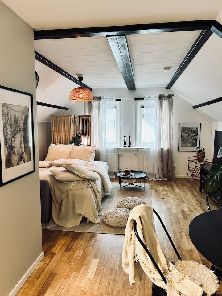 Nyrenoverad Och Mysig Vindslägenhet I Göteborg. - Göteborg
