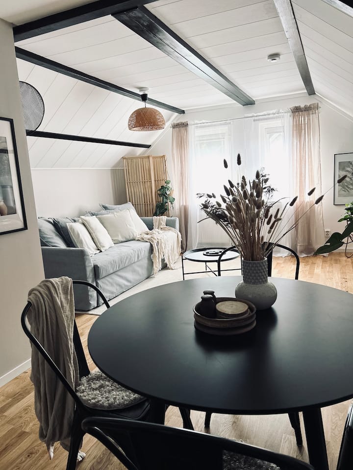 Nyrenoverad Vindslägenhet I Göteborg, Hisingen - Göteborg