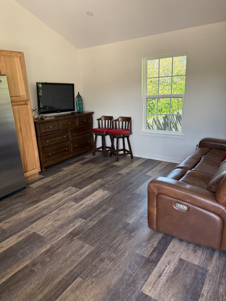 Exclusive 1 Bed 1 Bath - Kerrville, TX