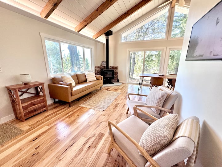 Hilltop Private Retreat W/gated Entrance - Davenport, CA