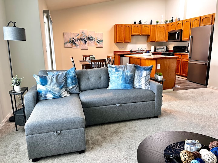 4 Bedrooms, 2 Baths - Anchorage, AK