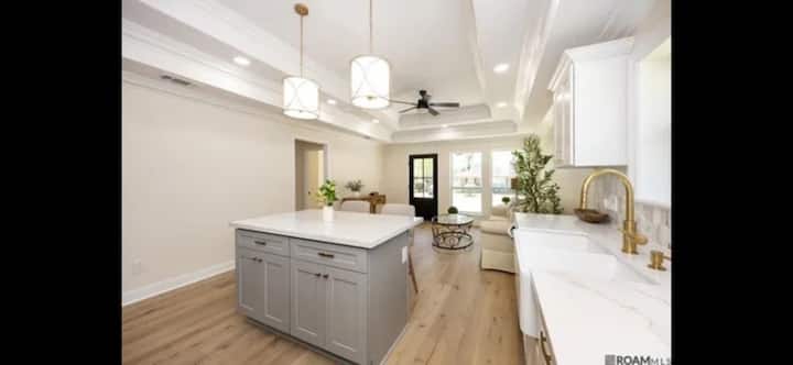Brand New Cozy Cottage With Relaxing Hot Tub! - Baton Rouge, LA