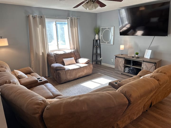 Cozy 2br Upstairs Retreat - Logan, UT