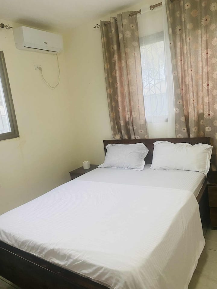 Entire Two Bedrooms Unit With Kitchen - Liberia