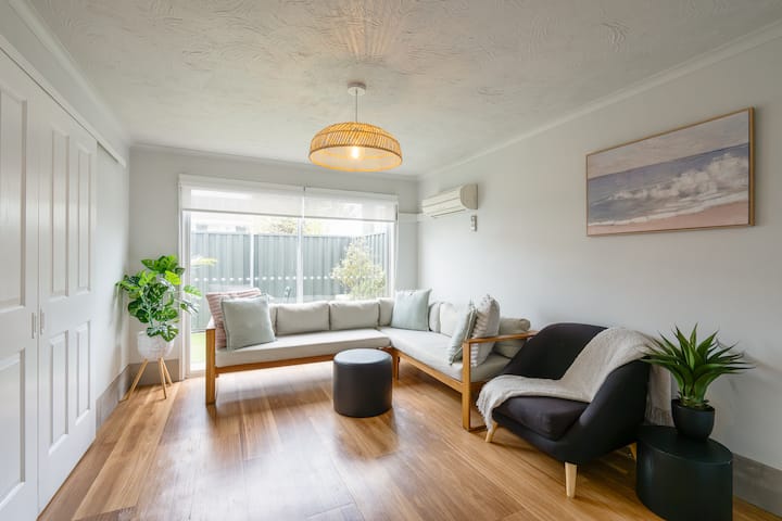 Waves 24 - Warrnambool