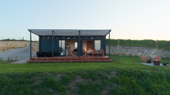 Hilltop Hideout: Luxury Cabin With 2 Outdoor Baths - Bay of Plenty