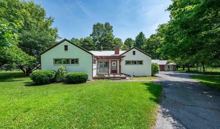 Cornerstone Cottage - Terre Haute, IN