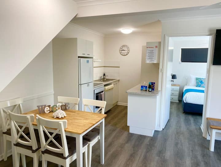 Rainbow Getaway Apartment 5 - Rainbow Beach