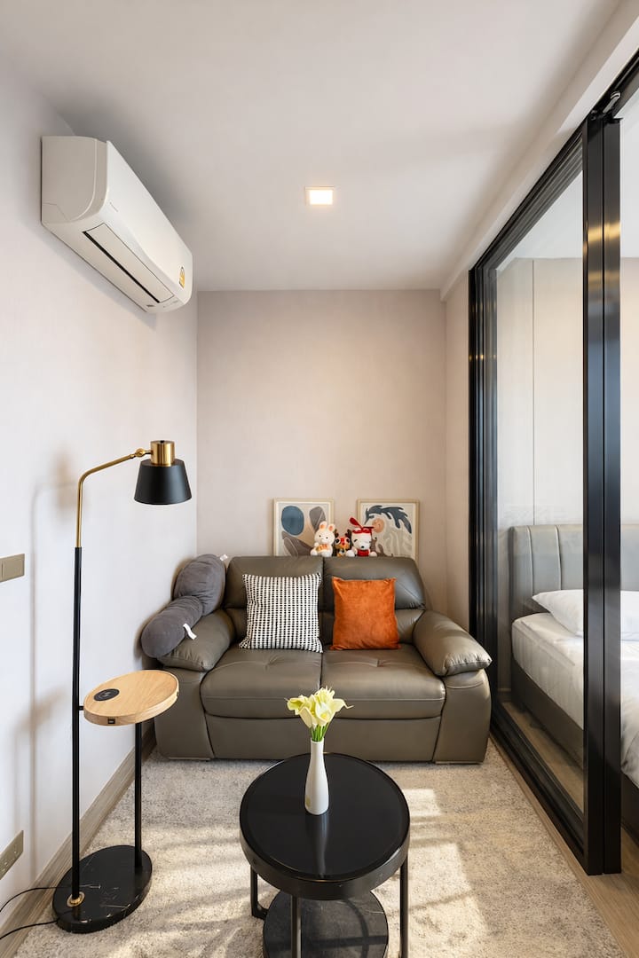 Elegant 1br Condo Near Asoke With Sky Lounge - Bangkok