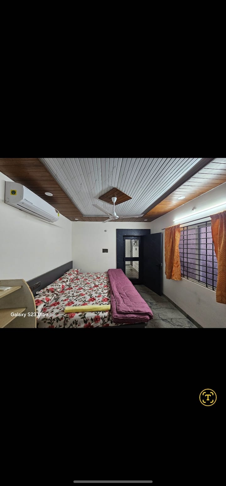 Madhavam Family Home(5acrooms1 Hall &5.5washrooms) - Ujjain