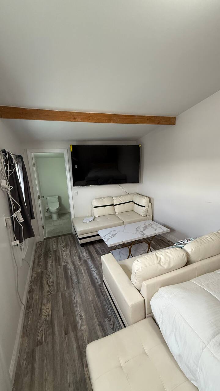 Cozy Room & Private Bath - San Fernando Valley, CA