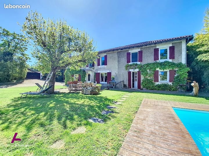 Maison Ancienne, 4 Chambres, Piscine, Garages. - Villenave-d'Ornon