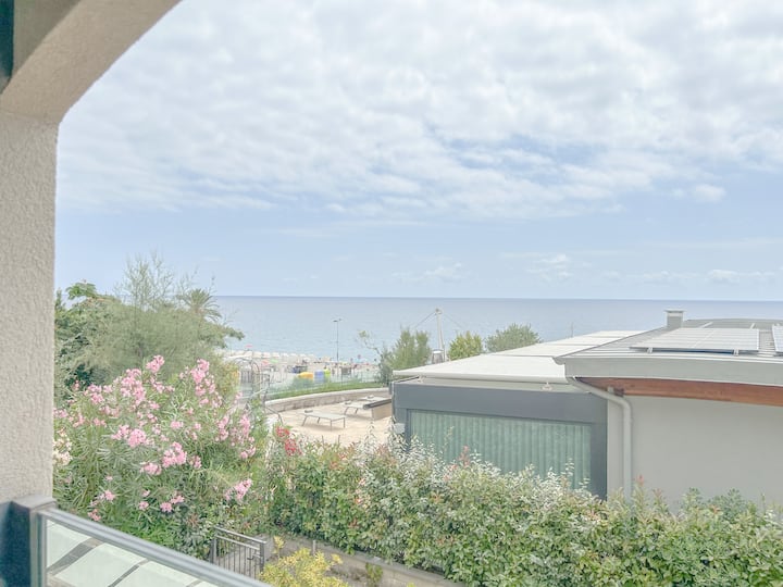 Vista Mare - Spiaggia A 50 Mt - Savona