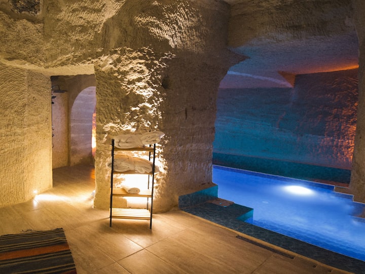 Gomeda ÖZel Havuzlu Hamamlı Mağara Suite - Nevşehir