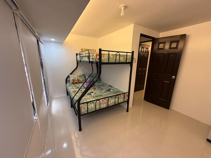 Rosalina's, Full Ac W/free Parking Garage - Angeles