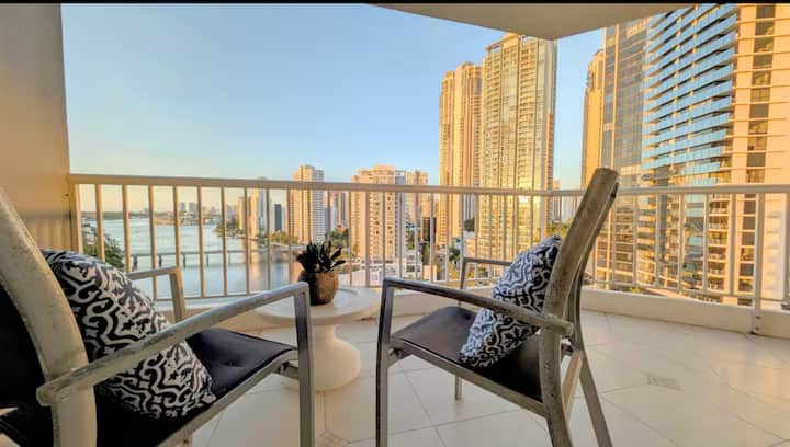 Waterfront On Cavill Ave - Surfers Paradise
