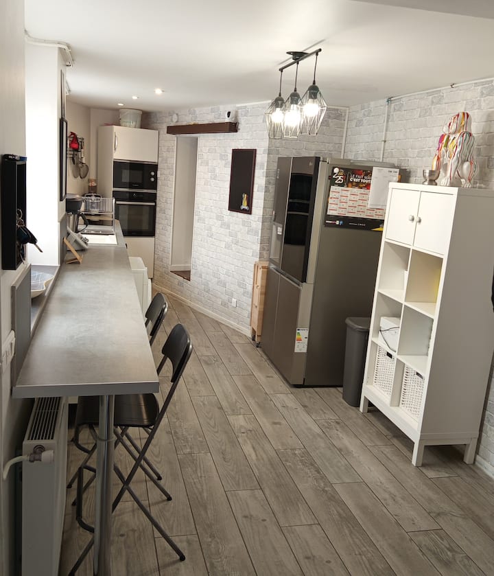 Chambre Dans Une Maison Familiale - Pontoise