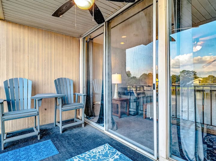 Relax&enjoy By The Water’s Edge - Conroe, TX
