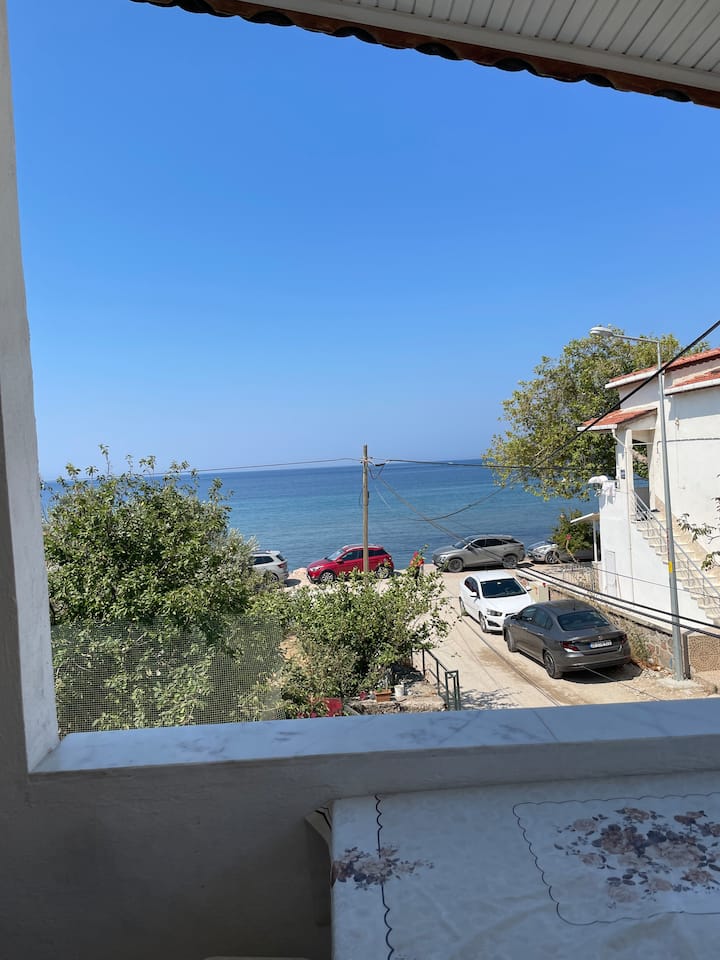 Denizköy Denize Sıfır Balkonlu - Bademli