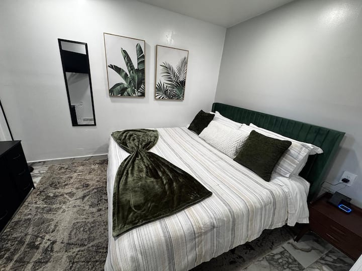 New Studio Behind Millenia Mall - Orlando, FL