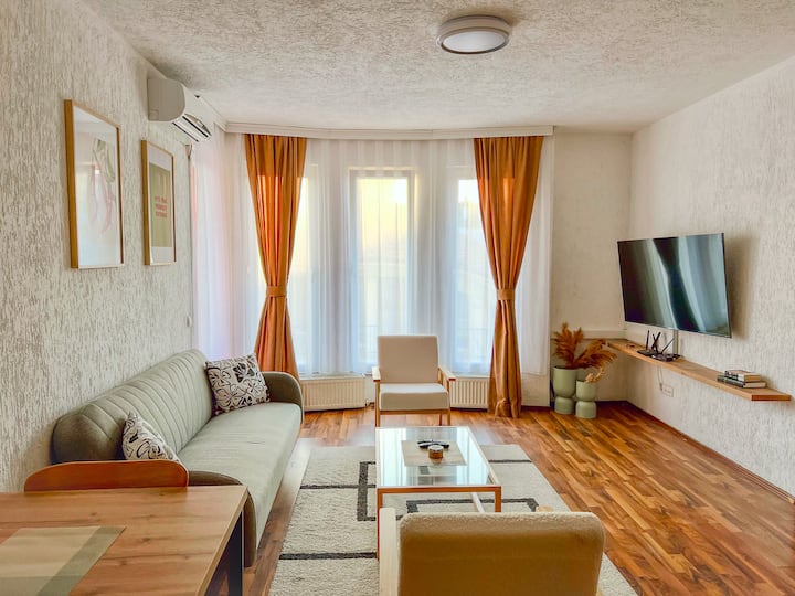 Ode Apartments - Cozy City Center Stay - Kosovo