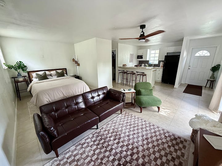 South Florida Cottage - Fort Lauderdale, FL