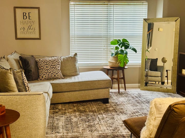 Queen Private Room 1 - Cary, NC