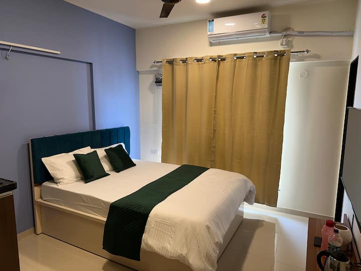 Cozy Studio Near Eon It Park | Self Check-in - Pune