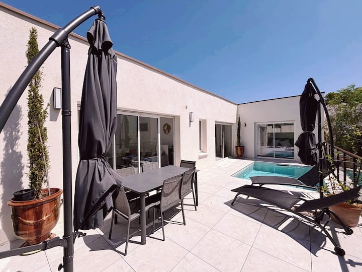 Villa Contemporaine Avec Piscine & Terrasse-clim - Nîmes