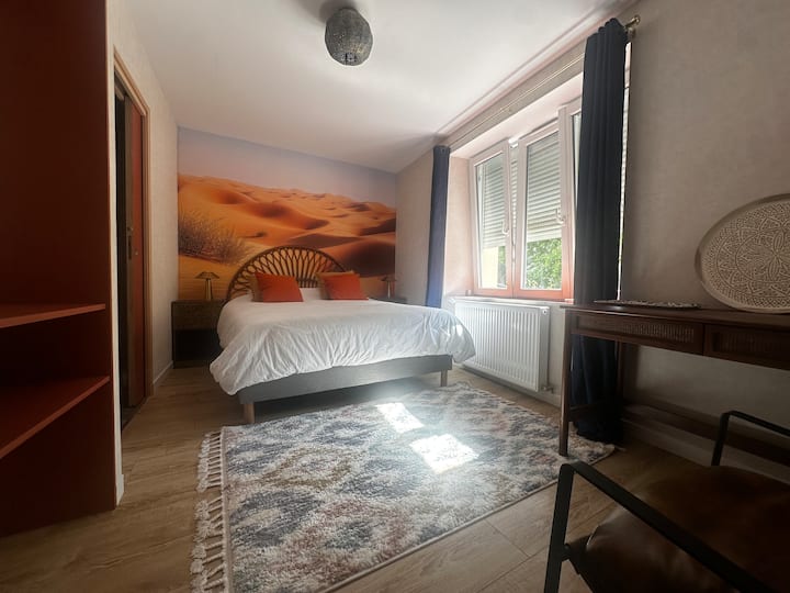 Ambiance Désert, Salle De Bain Privé, Option Spa - Nancy