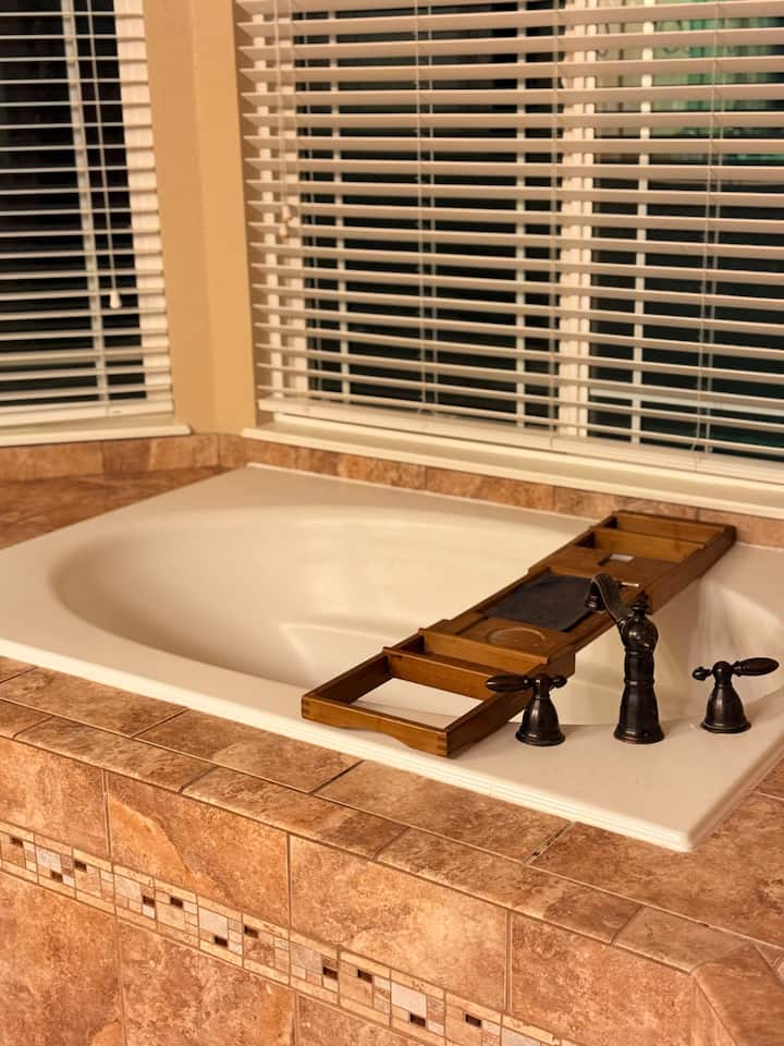 Pet Friendly Nature Loves Paradise - Gold Suite - Aurora, CO
