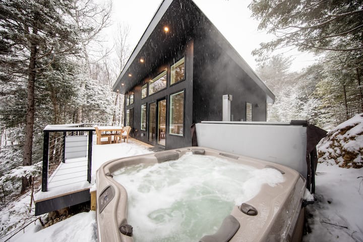 Intimate Spa Escape W/hot Tub, Sauna, Fire Pit - Newry, ME